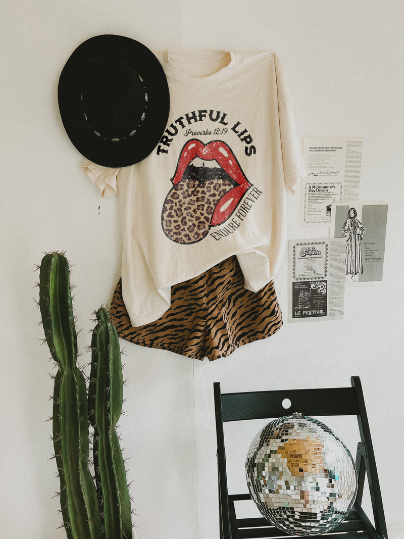Truthful Lips Shirt – The Christian Boho